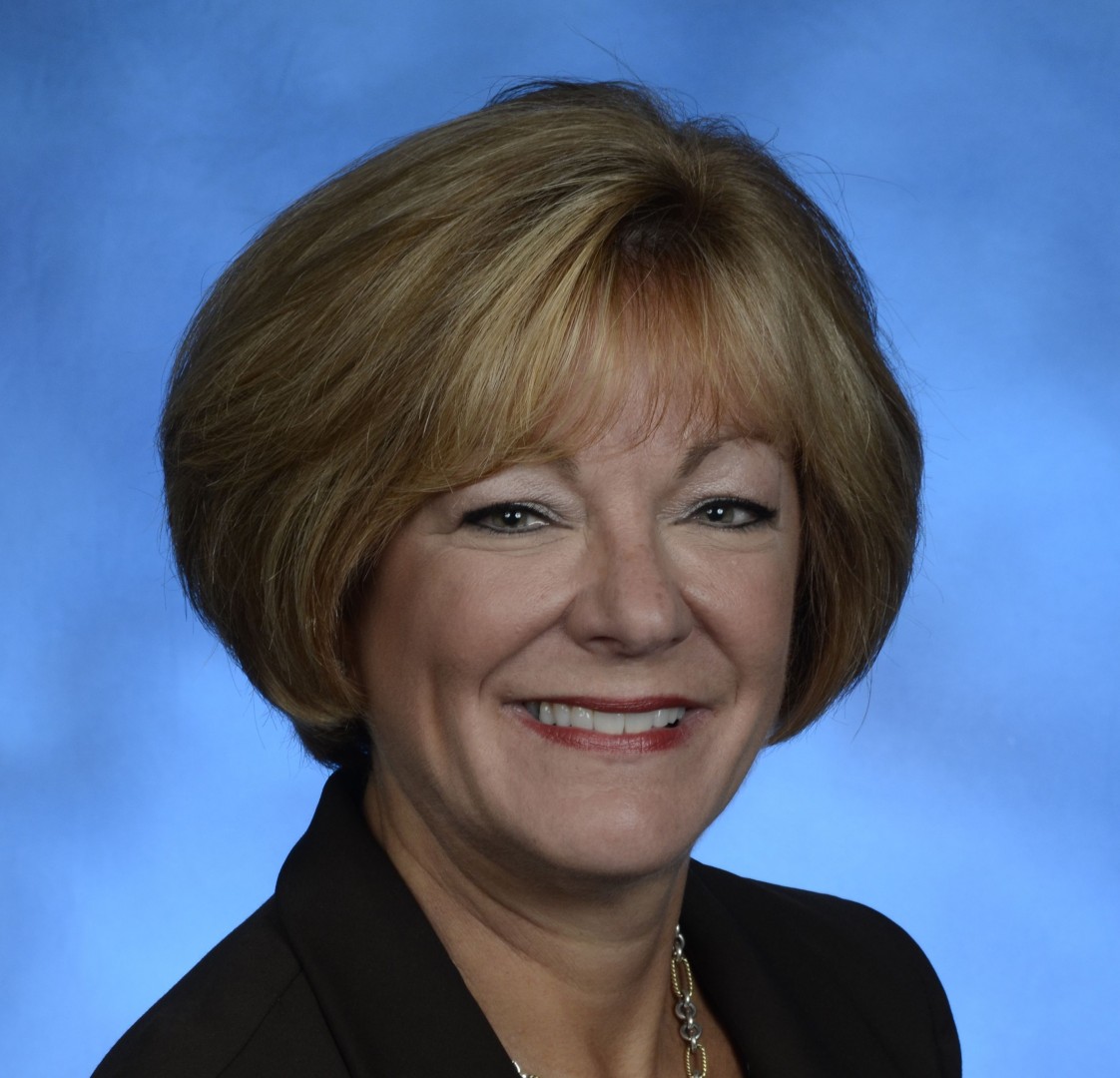 Nancy Rae to retire as Chrysler HR chief
